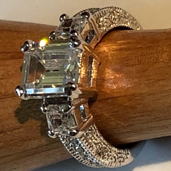 Jewelry | Cubic Zirconia Ring In A Beautiful Setting | Poshmark